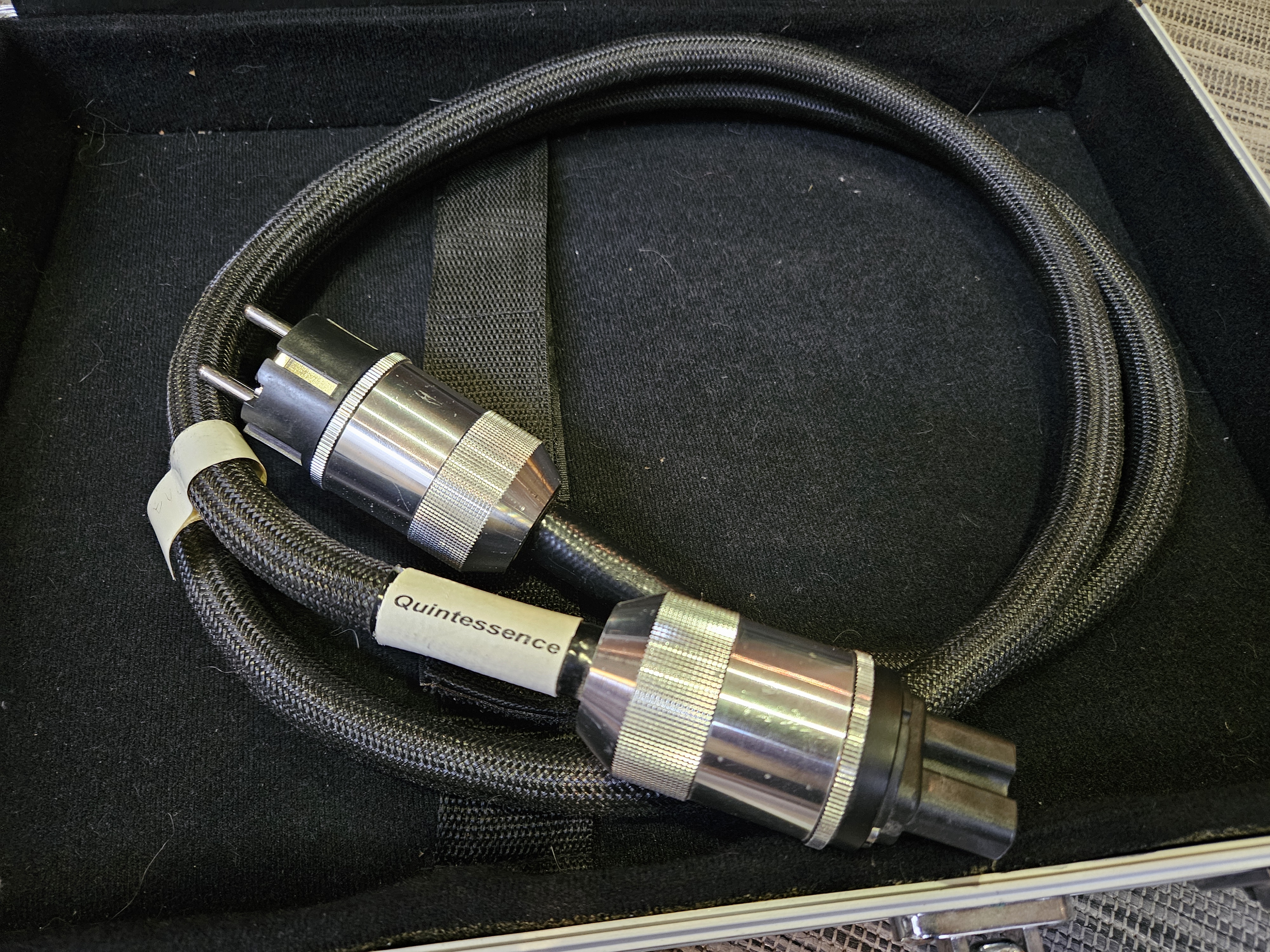 câble secteur O2A Acoustic Gallery Hi-Fi haut de gamme à Paris